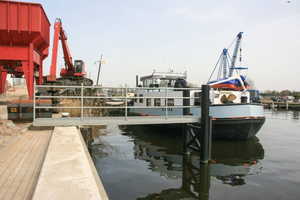 Loopsteiger kadeconstructie Ambachtsweg Katwijk - Haasnoot Bruggen